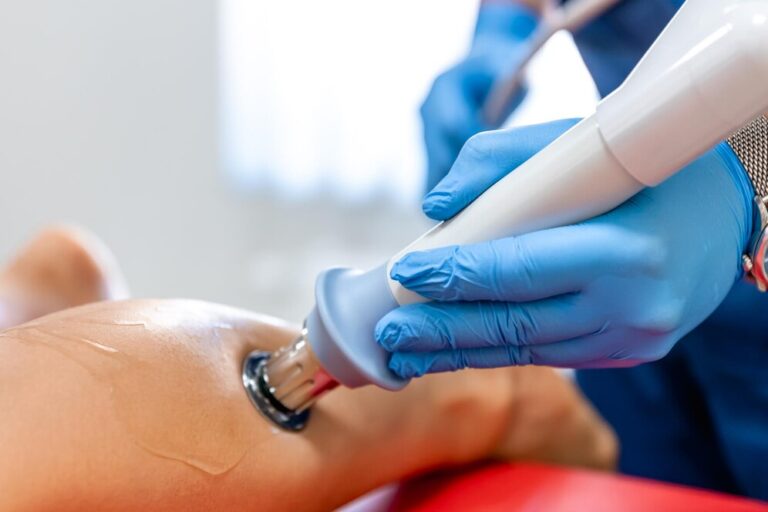 Laser Pain Treatment & Non-Invasive Therapy: Benefits & Applications